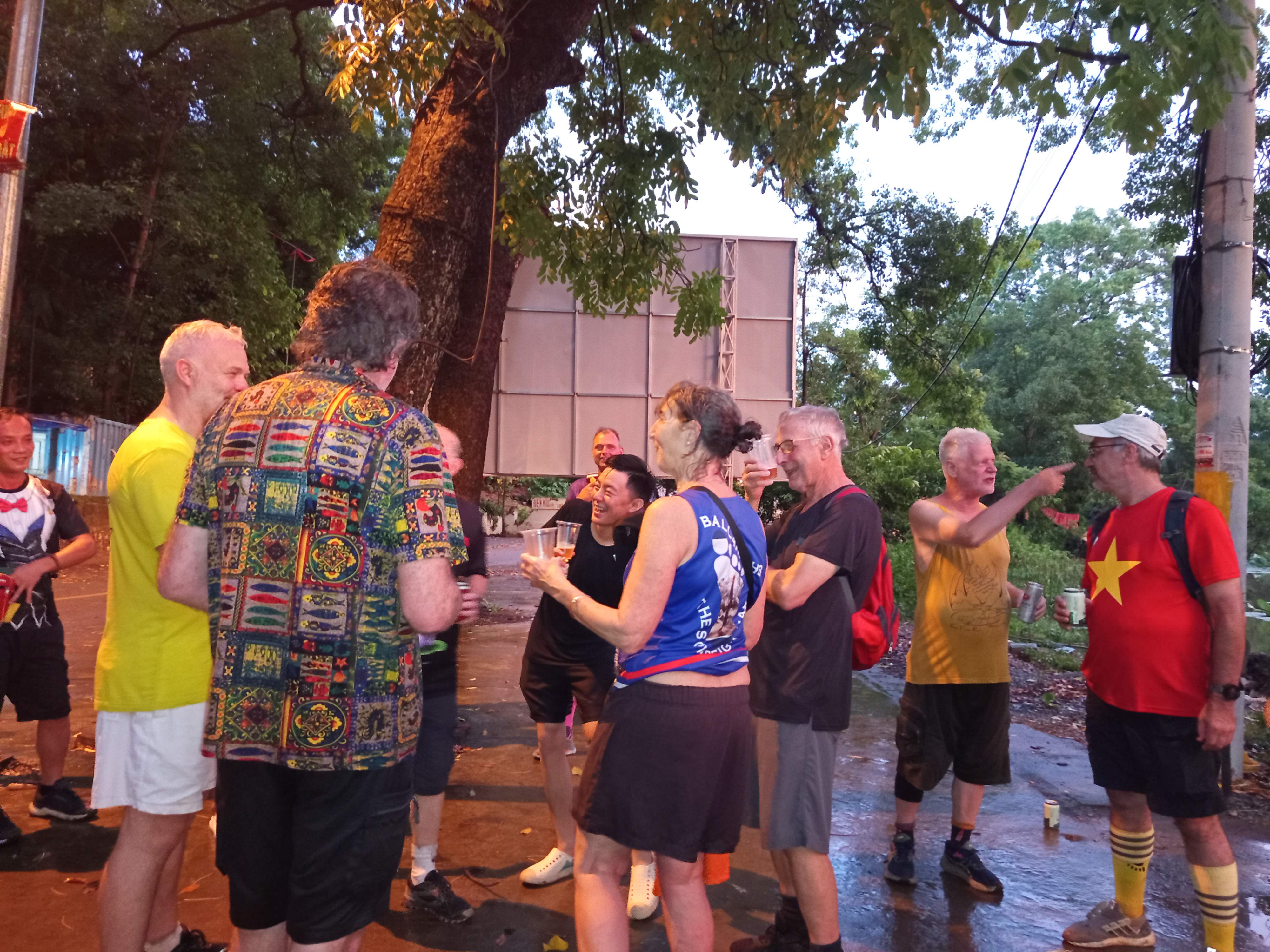 Runs Hash Flash – Hanoi Hash House Harriers